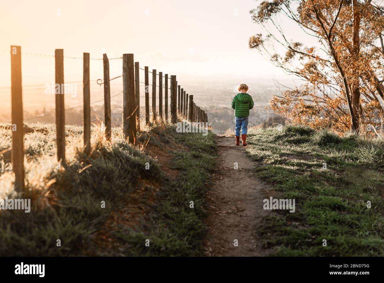 School children on sky trail hi-res stock photography and images - Alamy