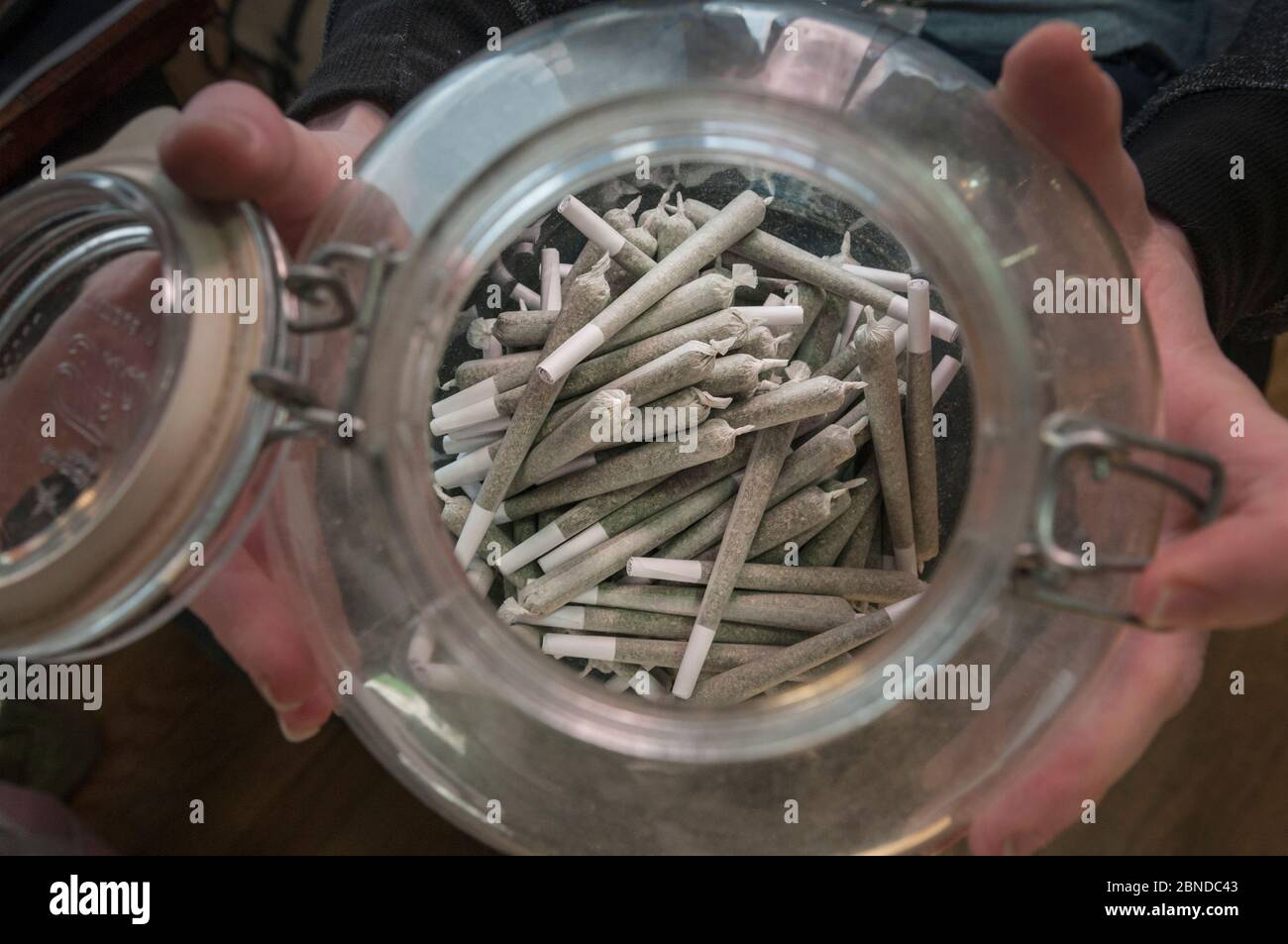 Cannabis joints hi-res stock photography and images - Alamy