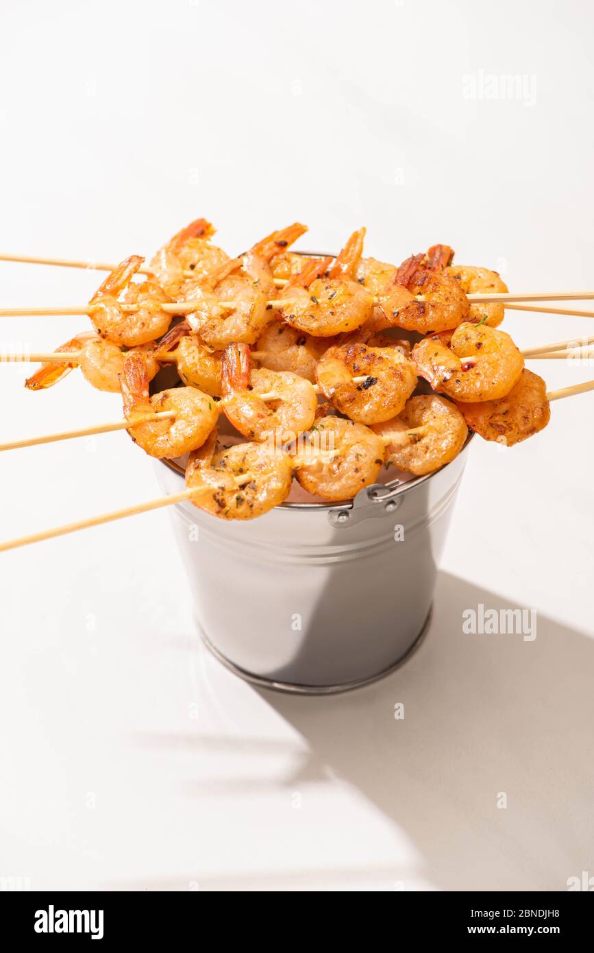 Bucket of prawns hi-res stock photography and images - Alamy