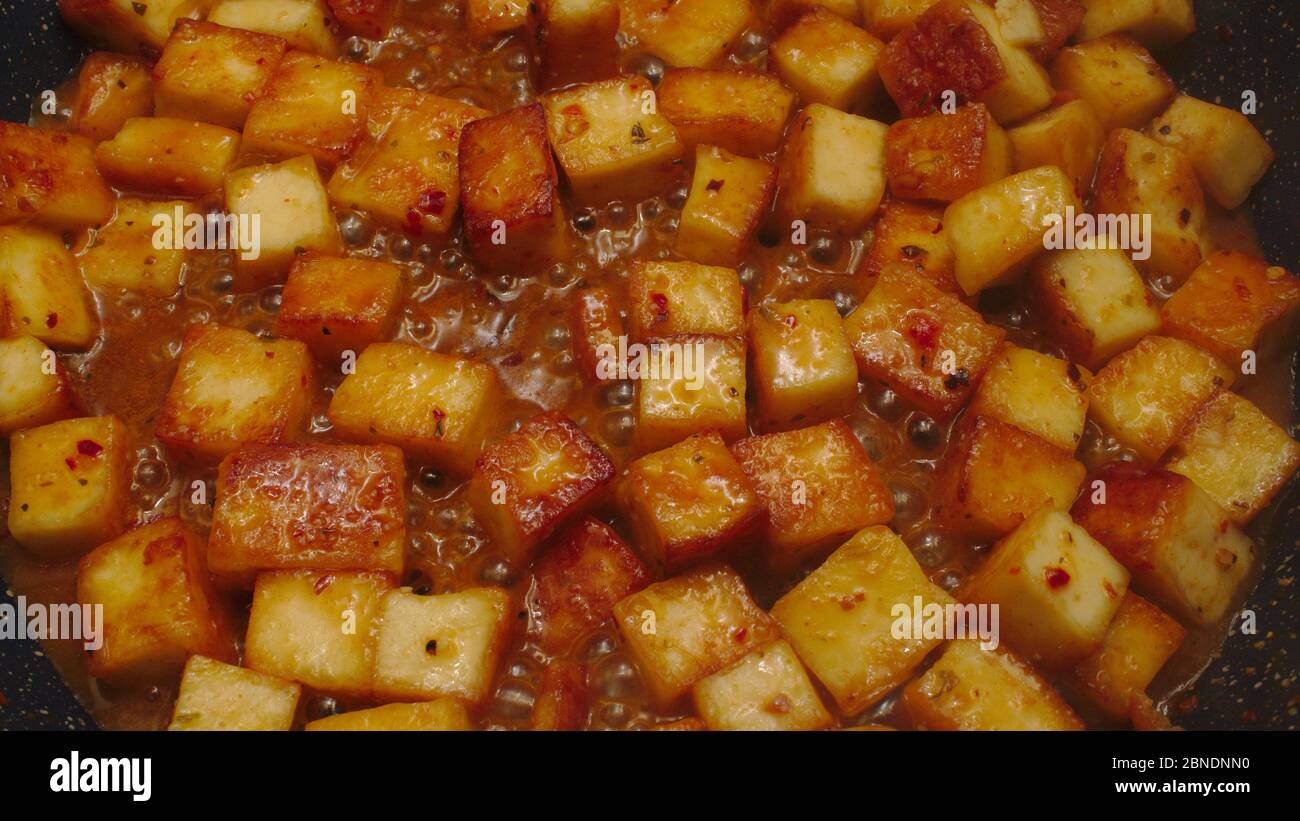 Paneer cube hi-res stock photography and images - Alamy