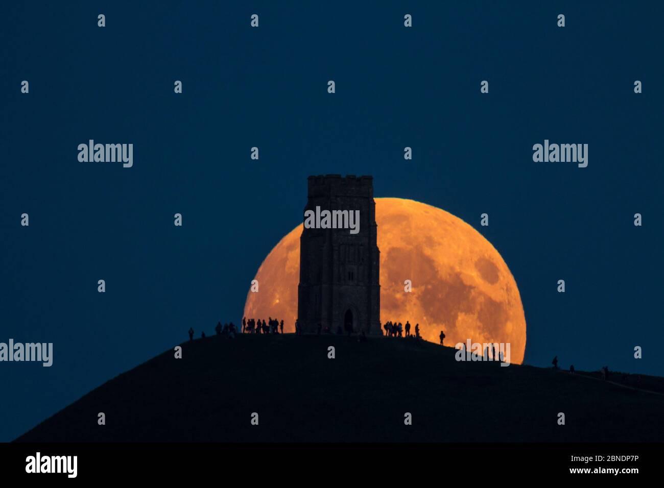 Watching full moon uk hi-res stock photography and images - Alamy