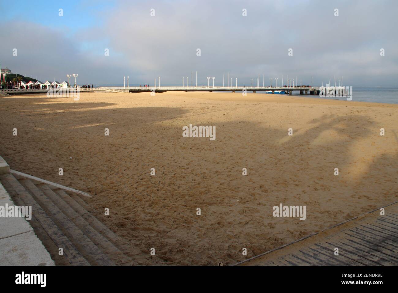 beach and atlantic coast in arcachon (france Stock Photo - Alamy