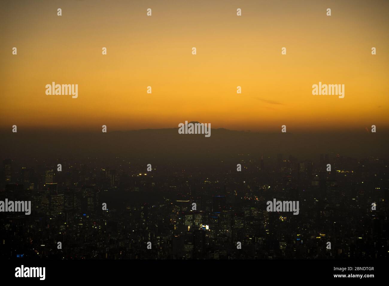 View of Tokyo sunset from the SkyTree Stock Photo - Alamy