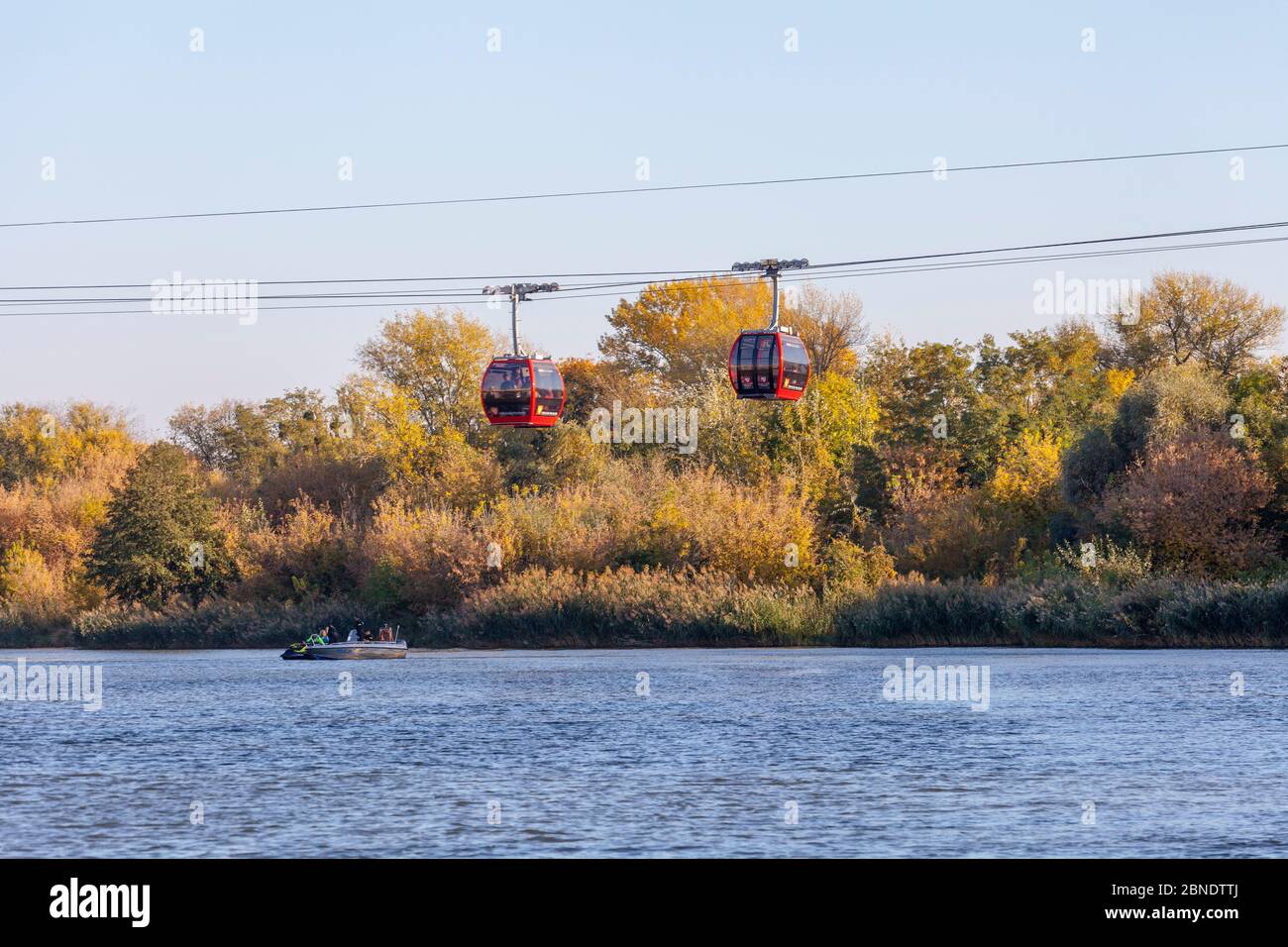 Cars crossing river hi-res stock photography and images - Alamy