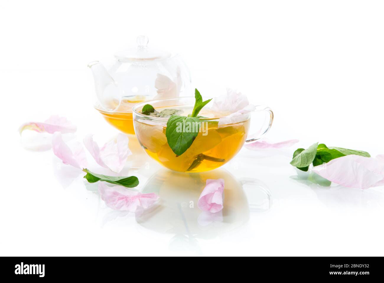 Glass teapot tea leaves Cut Out Stock Images & Pictures - Alamy