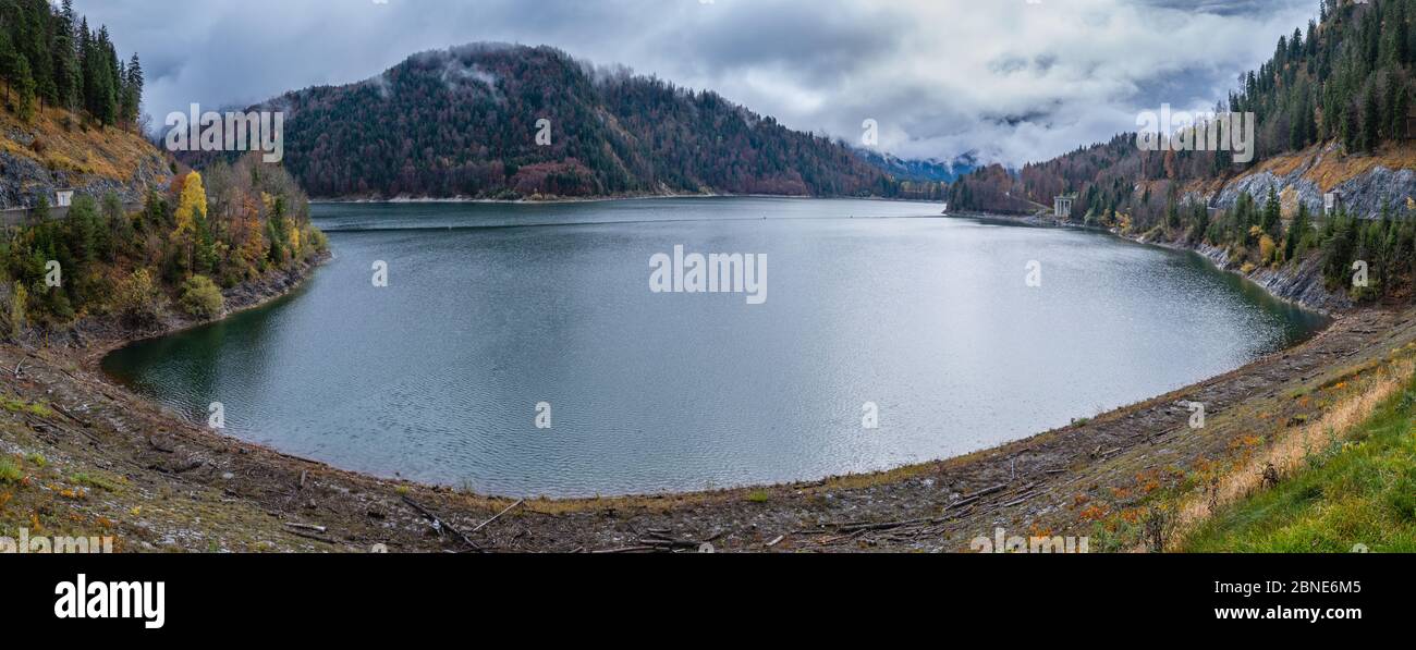 Alpine Sylvenstein Stausee lake on Isar river, Bavaria, Germany. Autumn ...