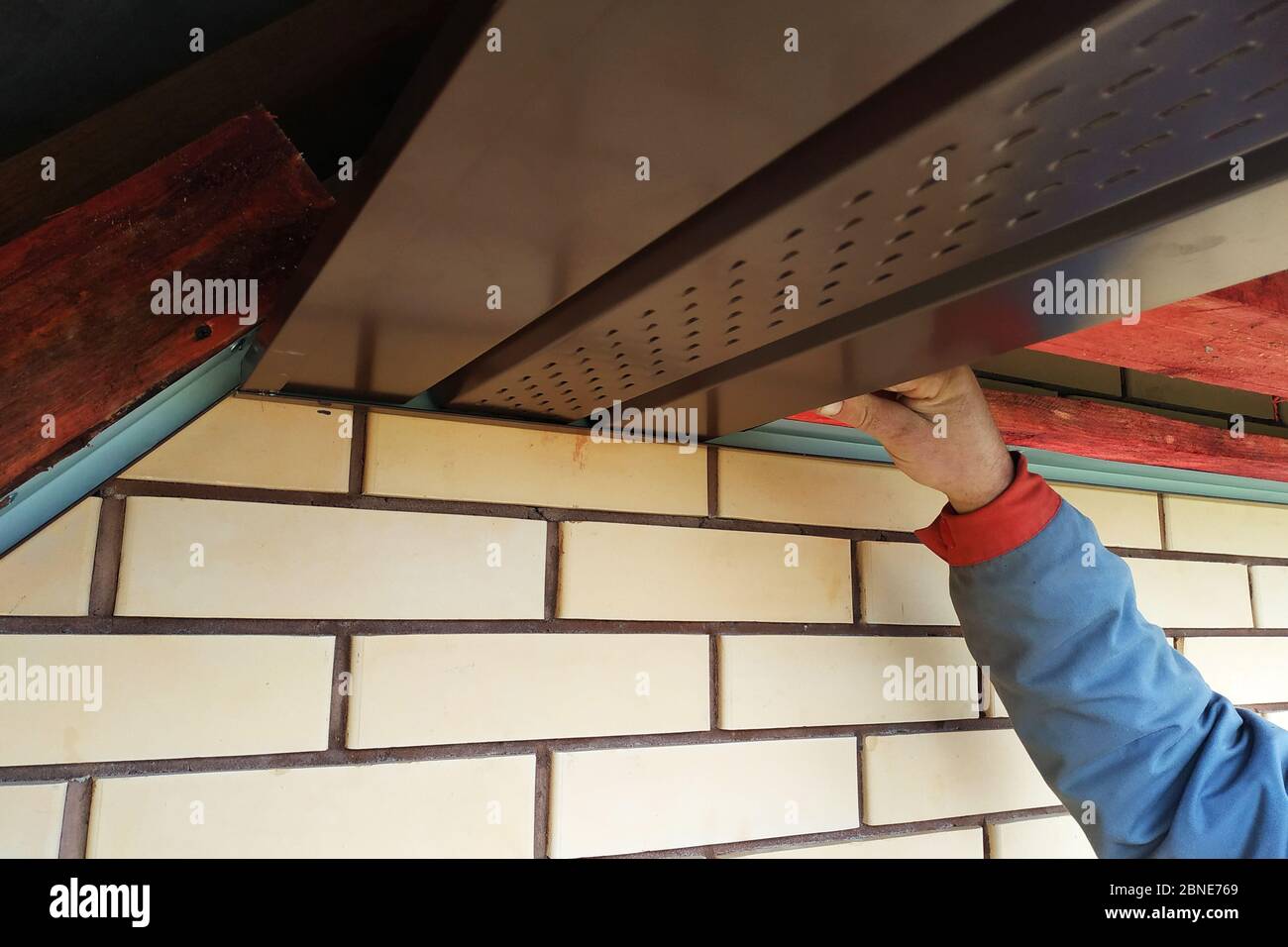 Closeup of eaves hanging in newly built houses.2020 Stock Photo - Alamy