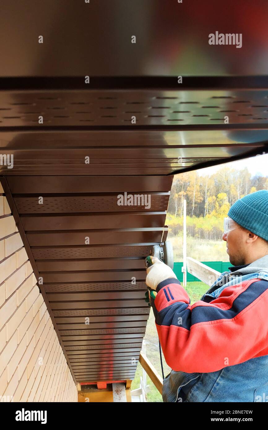 Soffit boards hi-res stock photography and images - Alamy