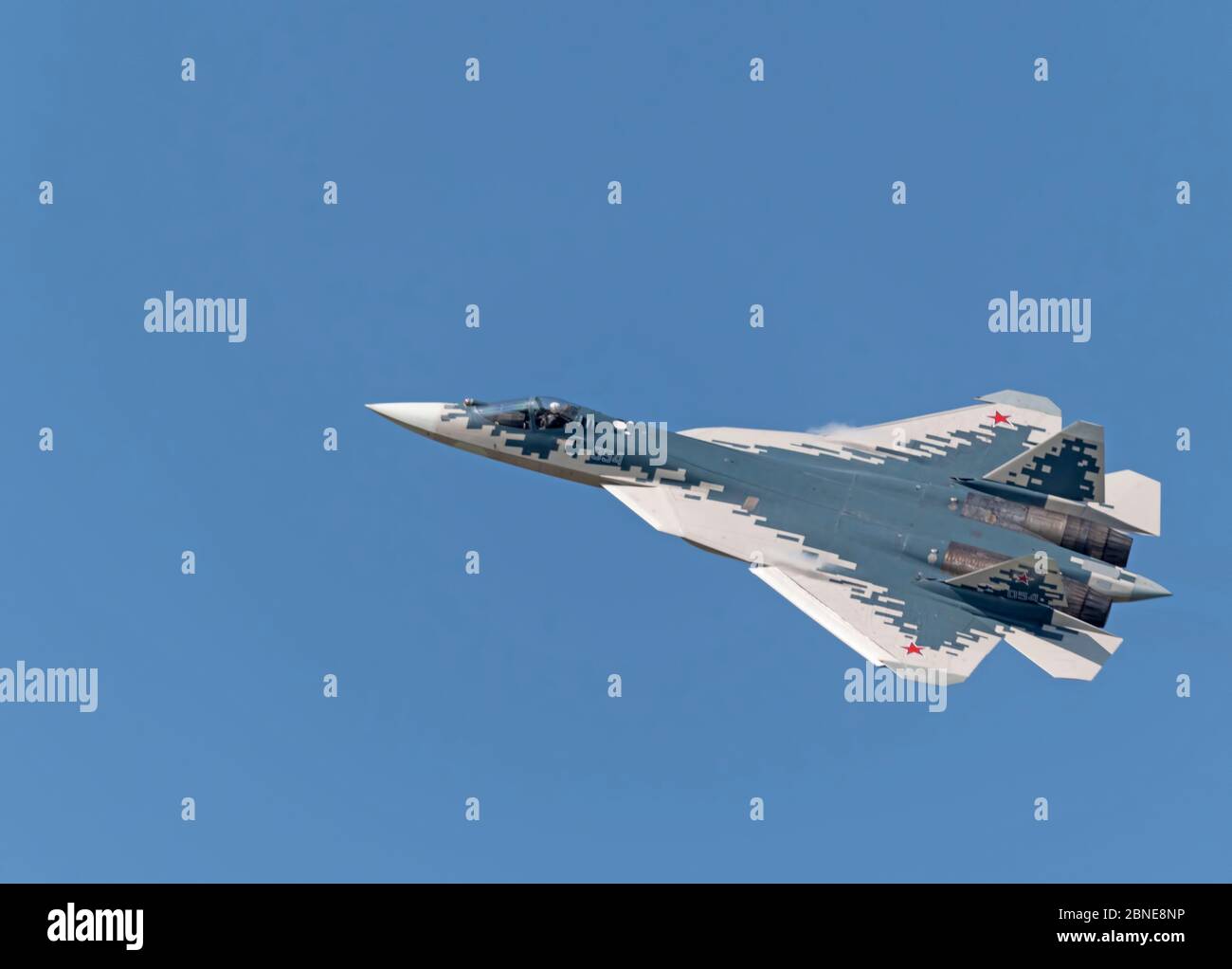 Sukhoi su 57 hi-res stock photography and images - Alamy