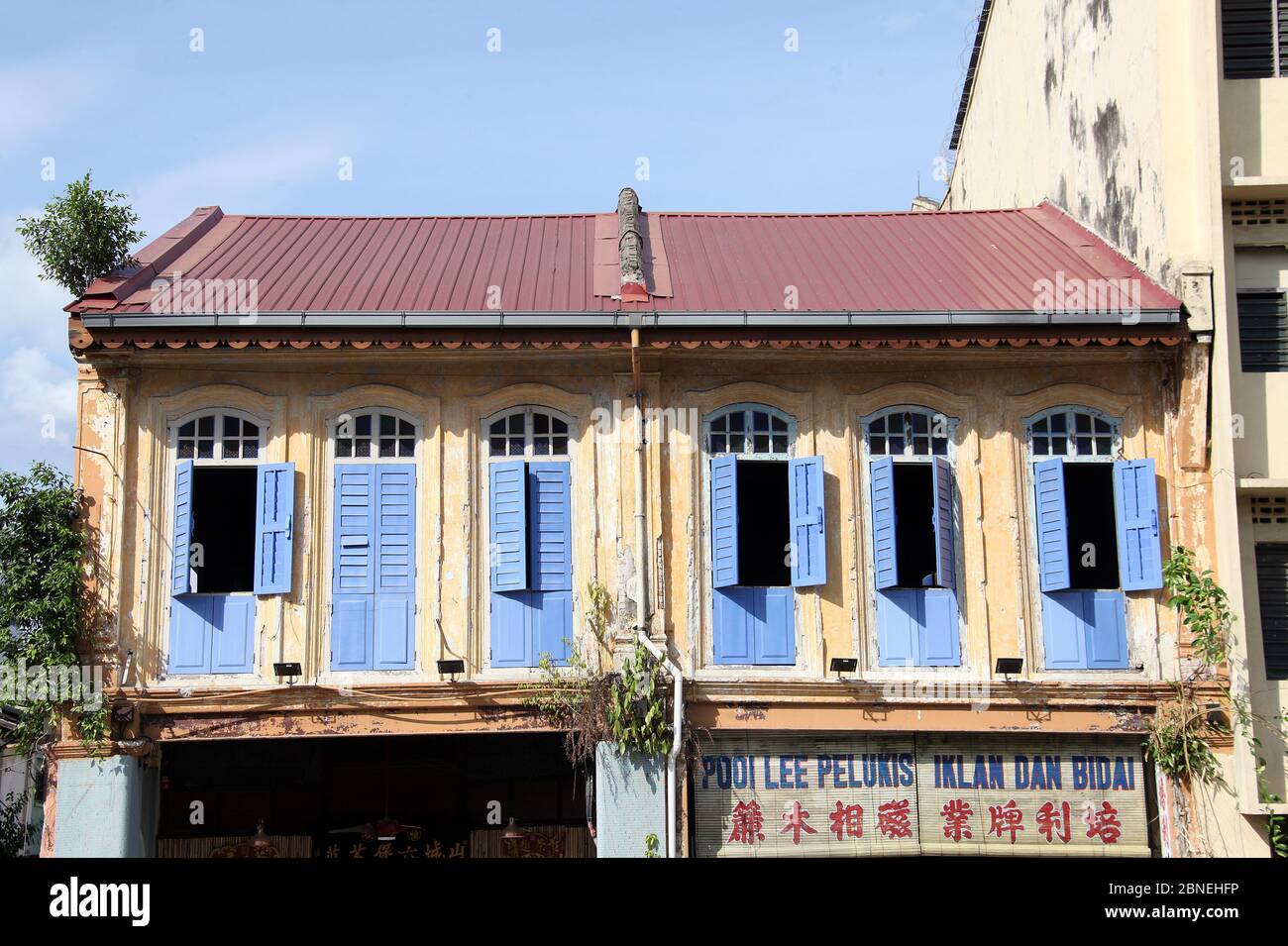Heritage shophouse architecture at Ipoh in Malaysia Stock Photo - Alamy