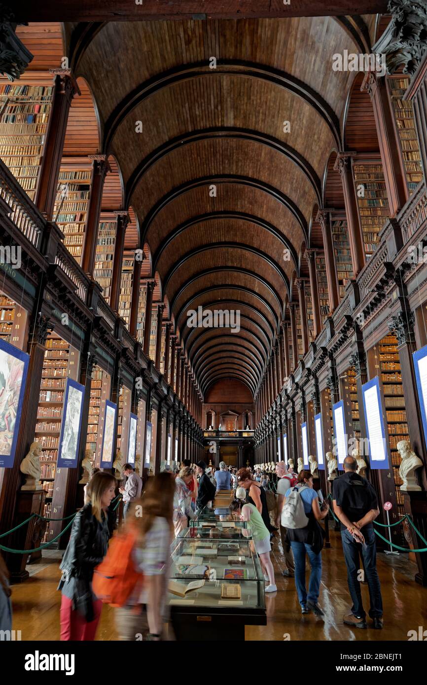 The Long Room, The Old Library, Trinity College, Dublin, Eire, Irish ...
