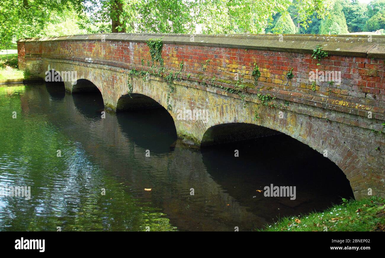 Recycled brick hi-res stock photography and images - Alamy
