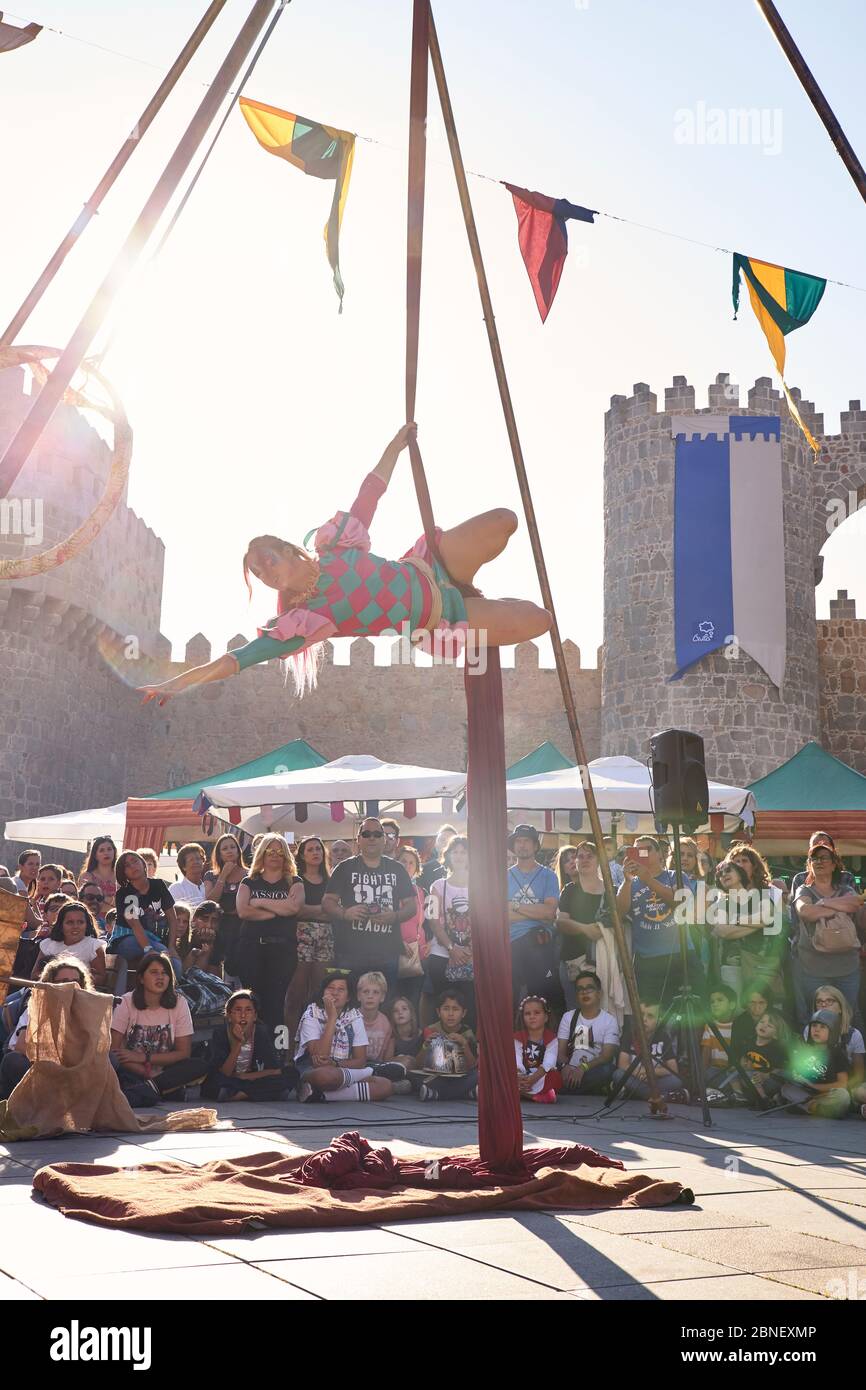 Medieval children clothing hi-res stock photography and images - Alamy