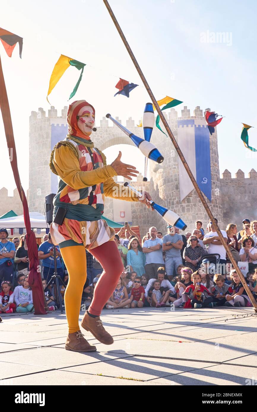 Medieval children clothing hi-res stock photography and images - Alamy