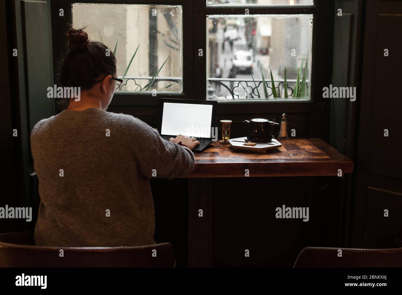 Student pub bar hi-res stock photography and images - Alamy