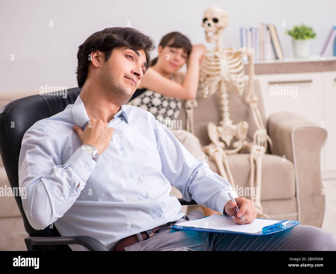 The young patient visiting psychologist for therapy Stock Photo - Alamy