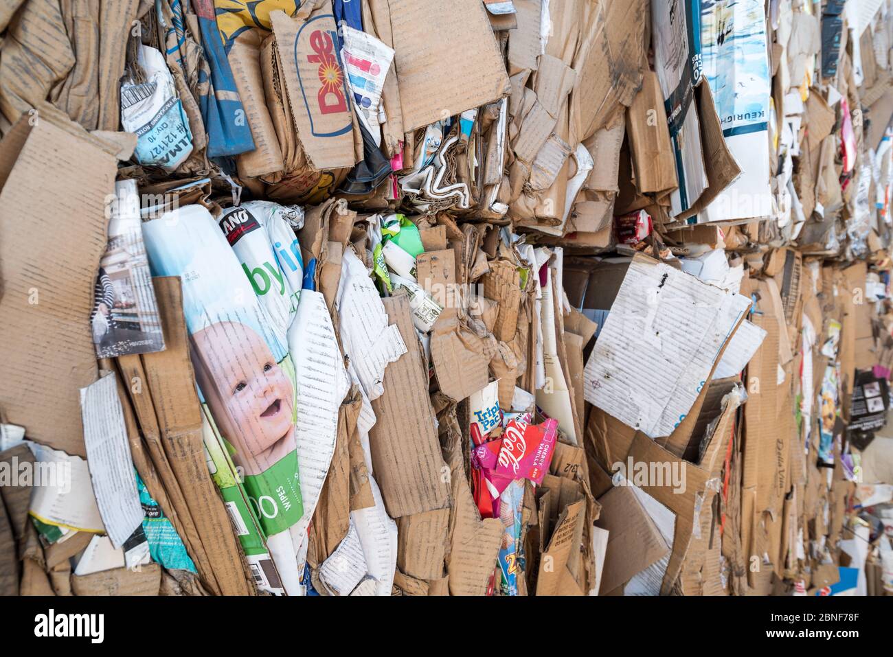 Bales cardboard recycling center hi-res stock photography and images ...