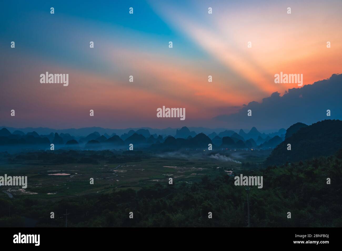 Breathtaking view of a sunset in Guilin Landscapes in Yangshuo, China ...