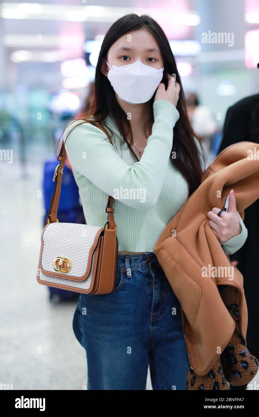 Chinese actress Jelly Lin shows up at a Shanghai airport before ...