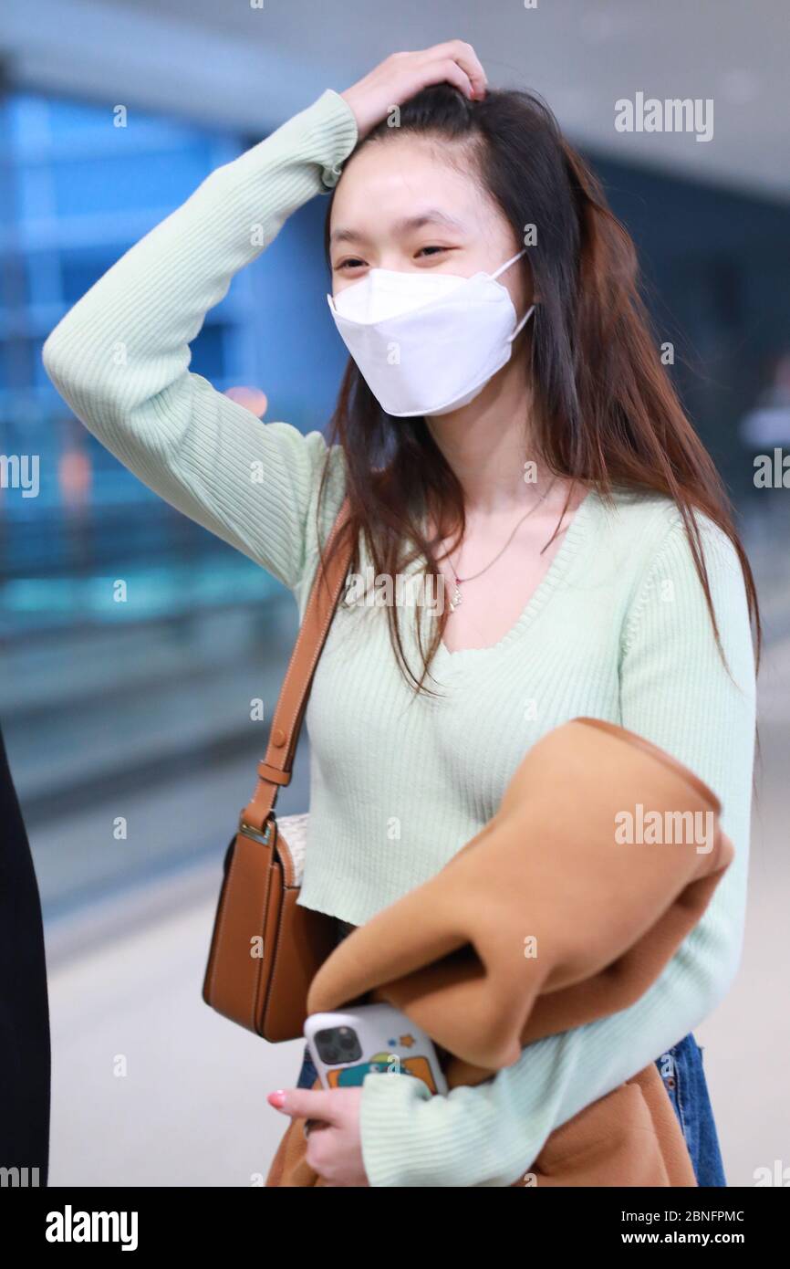 Chinese actress Jelly Lin shows up at a Shanghai airport before ...