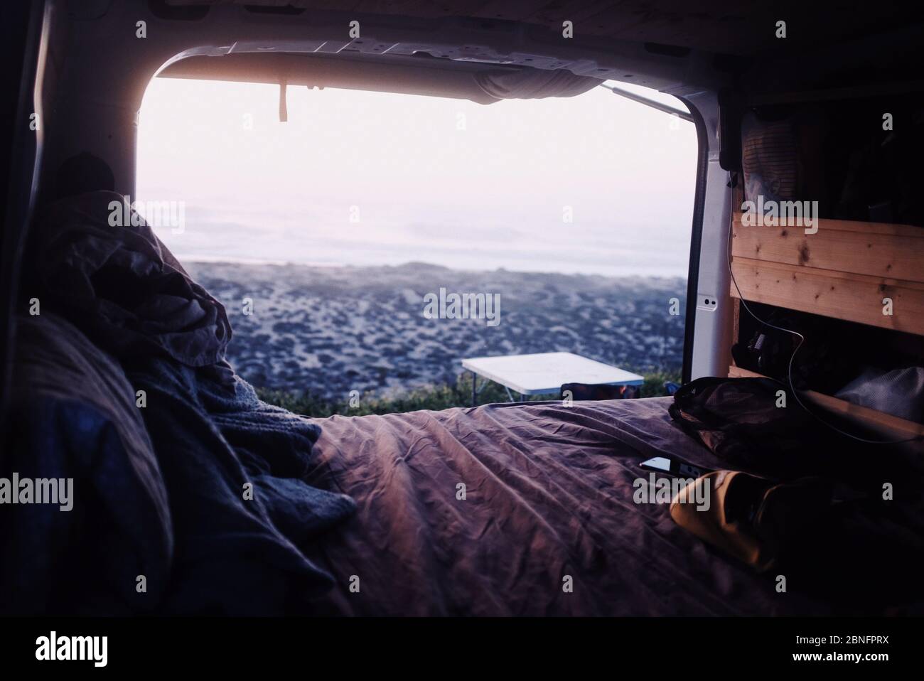 Camper van beach scene hi-res stock photography and images - Alamy