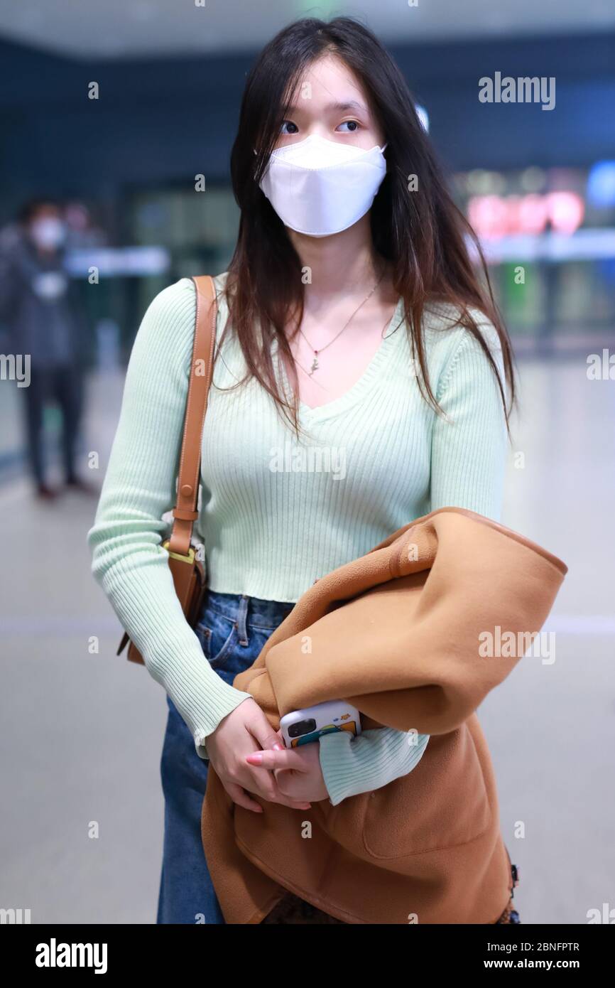 Chinese actress Jelly Lin shows up at a Shanghai airport before ...