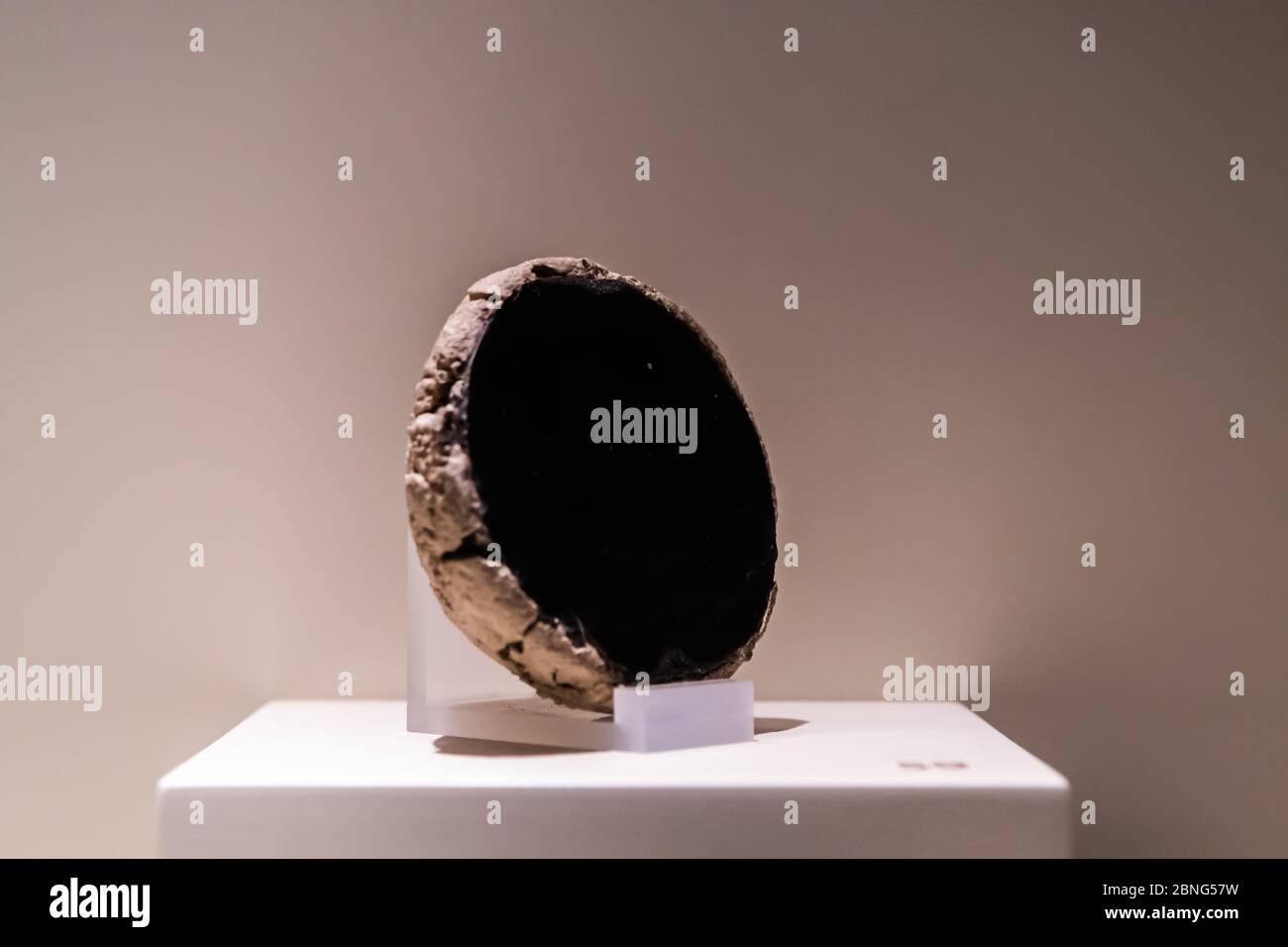 Ancient obsidian mirror - lasoodesktop