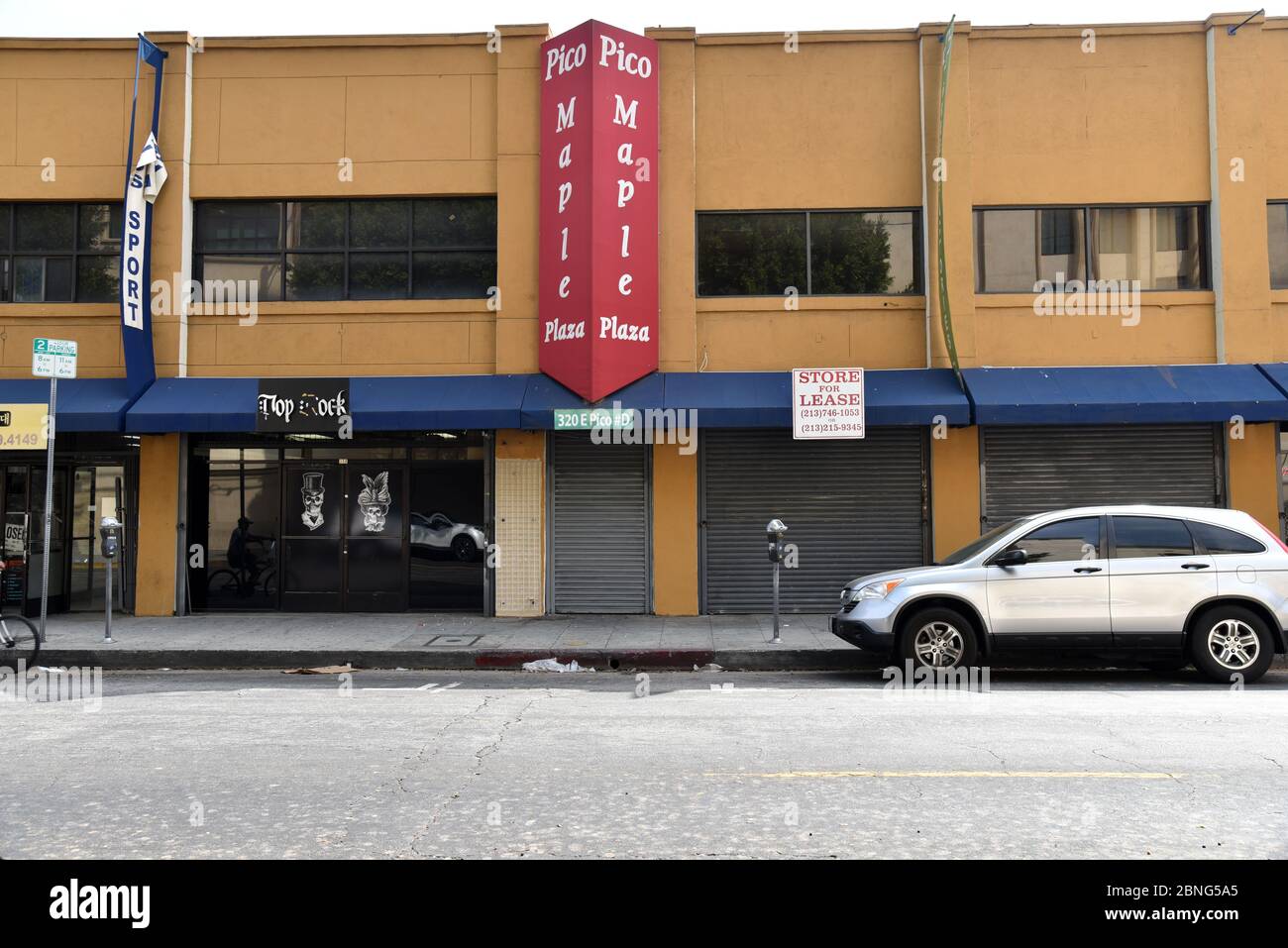 Los Angeles, CA/USA - April 28, 2020:For lease signs appear on LA ...