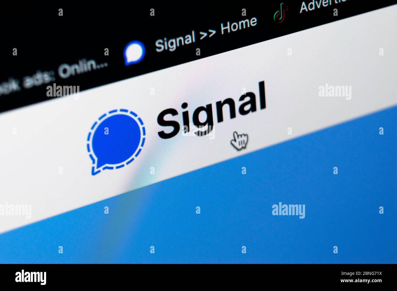 Signal messenger logo hi-res stock photography and images - Alamy