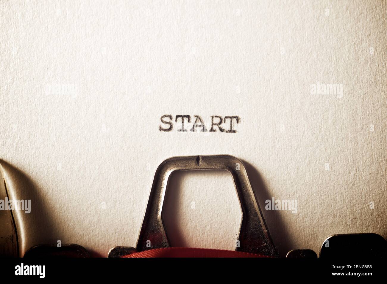 The word Start written with a typewriter Stock Photo - Alamy