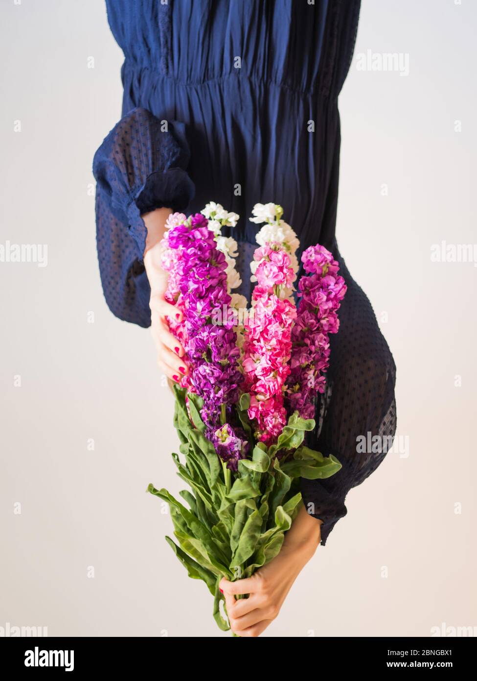 Faceless portrait hi-res stock photography and images - Alamy