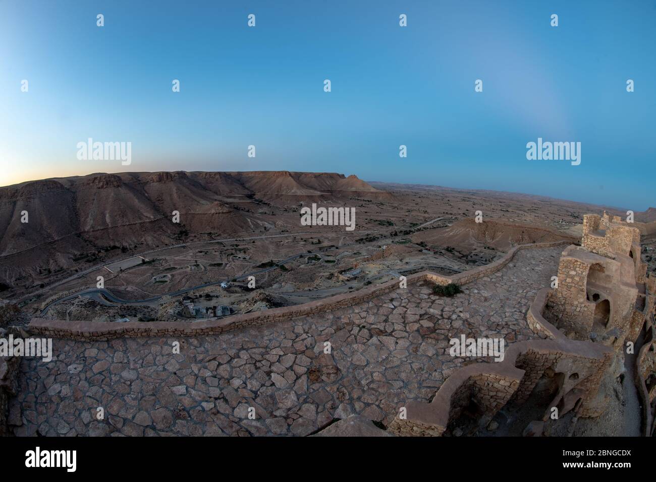 Chenini, berber village in southern tunisia Stock Photo - Alamy