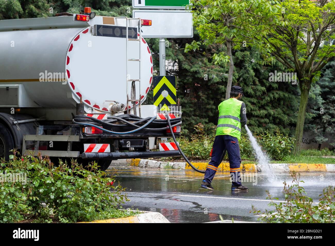 High pressure cleaning hi-res stock photography and images - Alamy