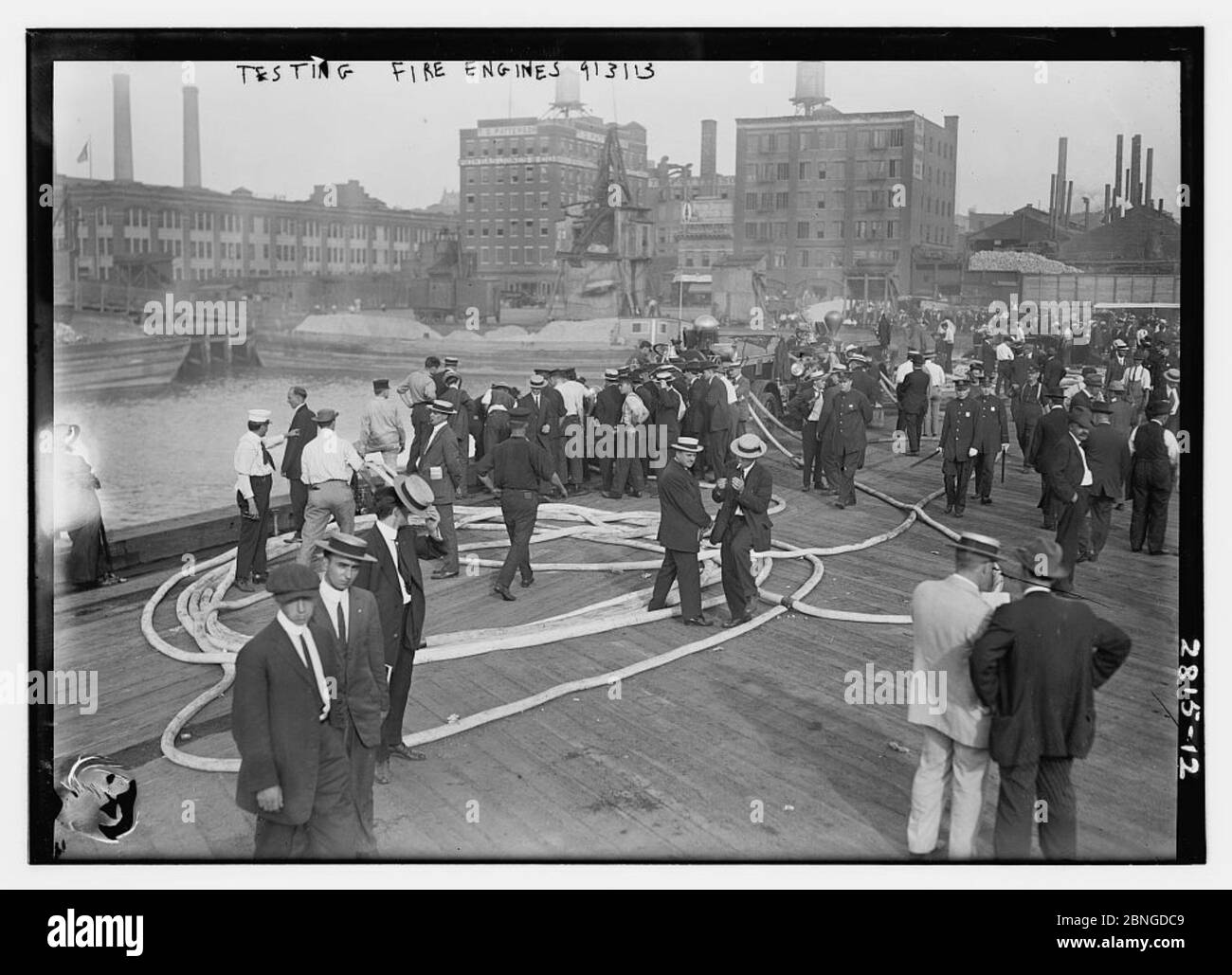 Antique fire engines hi-res stock photography and images - Alamy