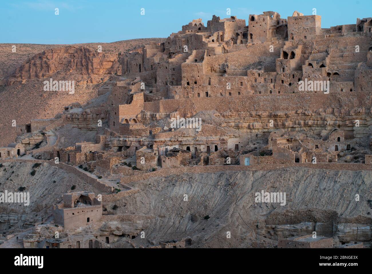 Chenini, berber village in southern tunisia Stock Photo - Alamy