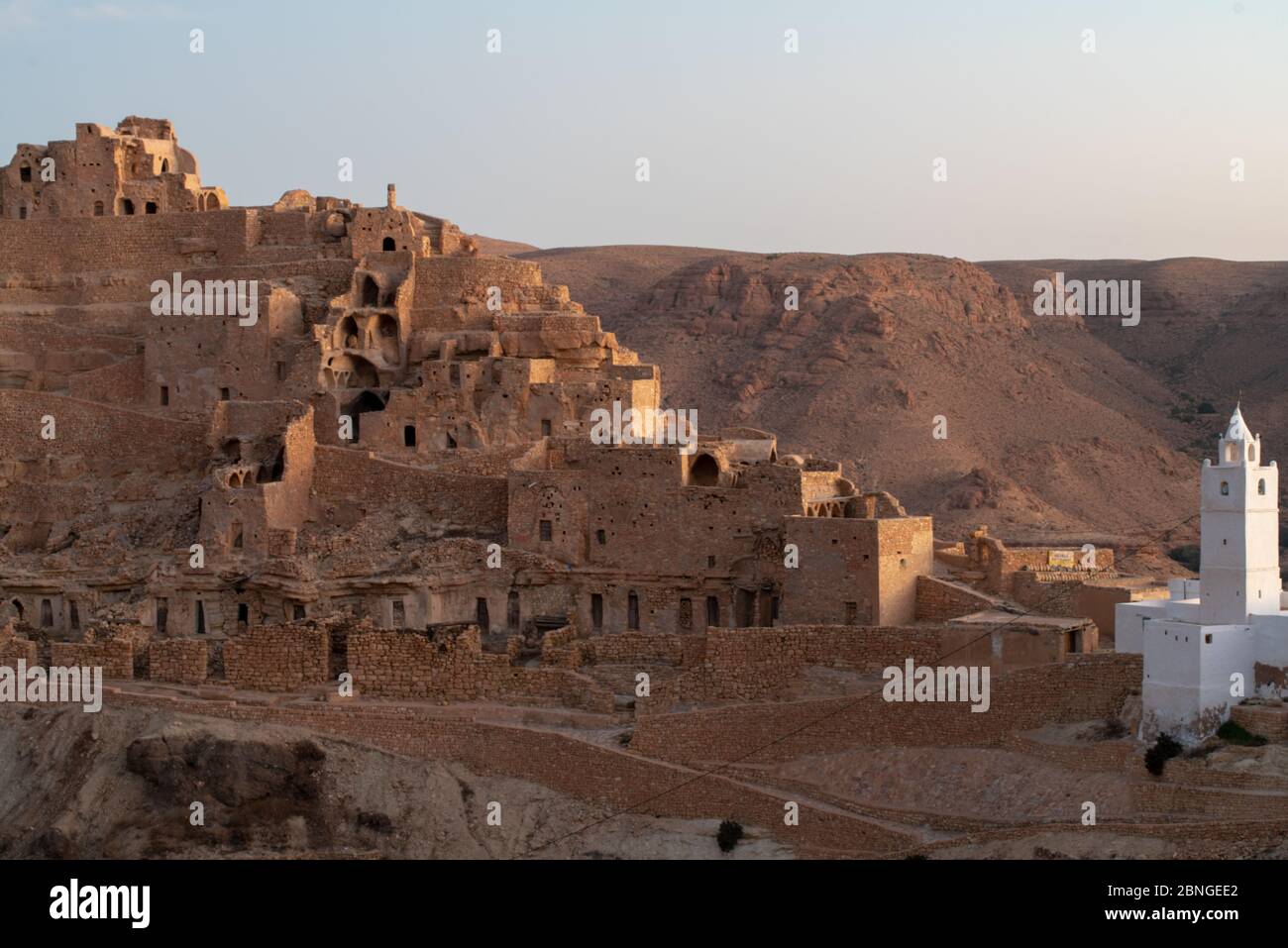 Chenini, berber village in southern tunisia Stock Photo - Alamy