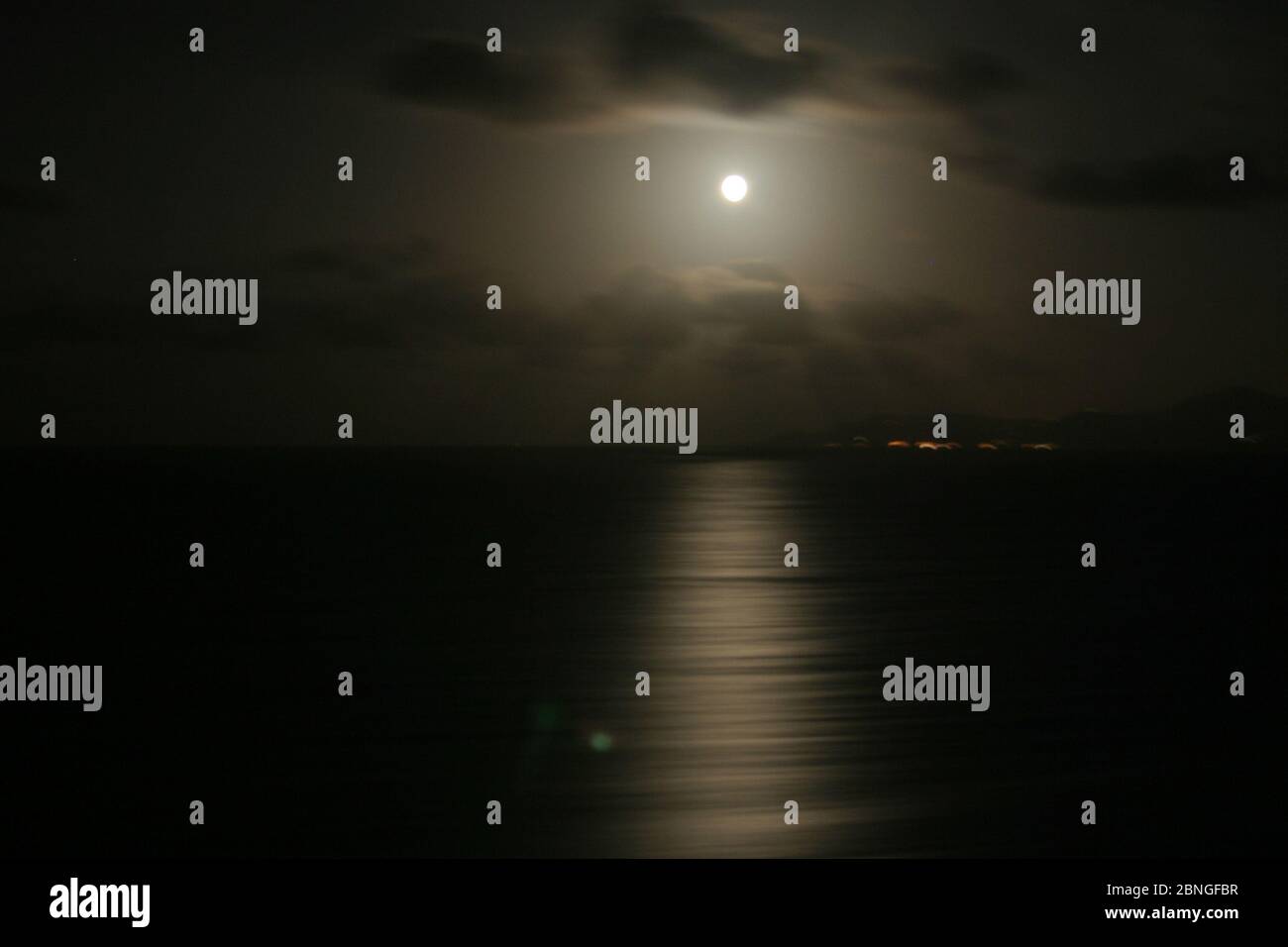 Sun reflected on the moon hi-res stock photography and images - Alamy