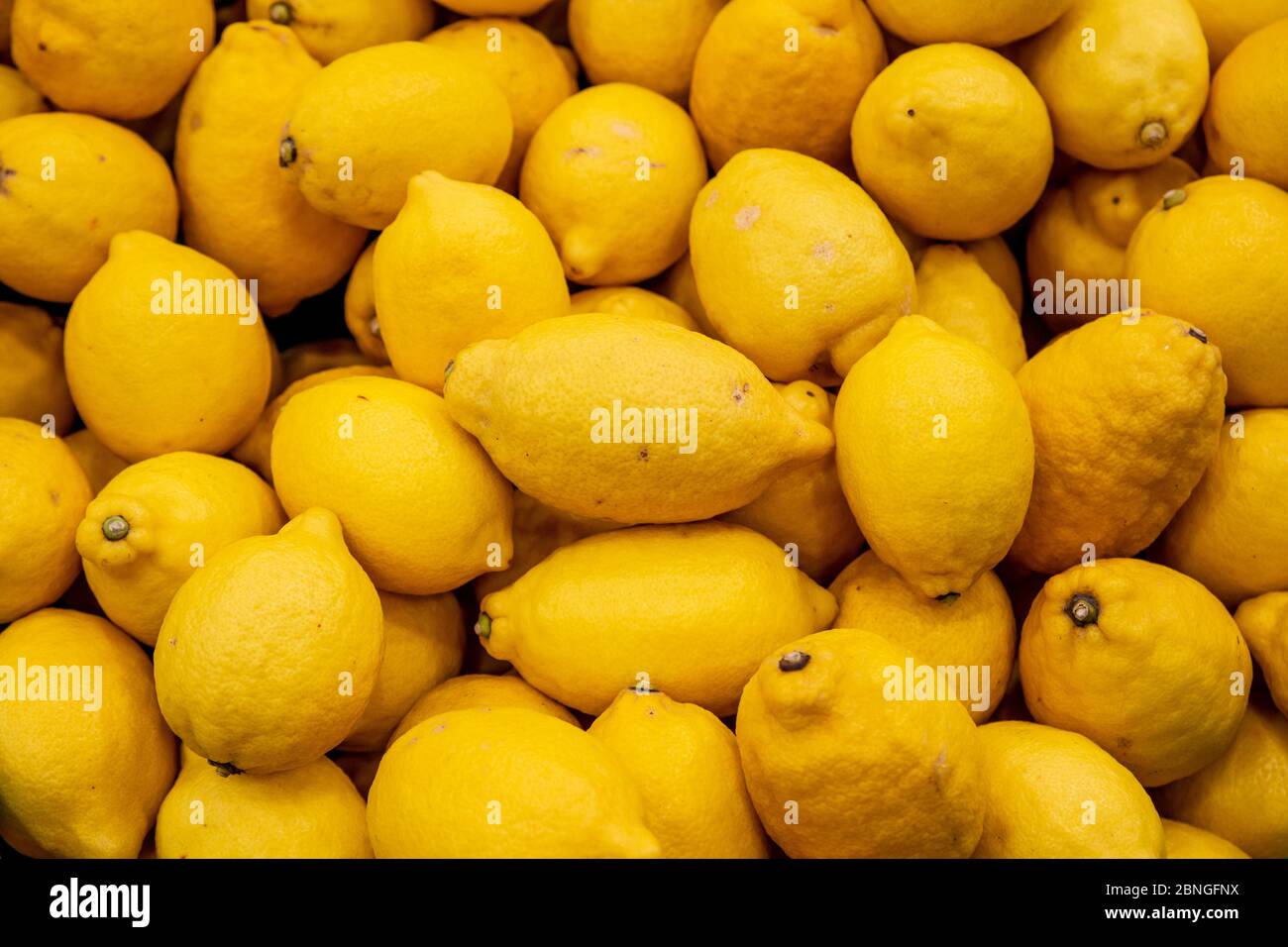 Colorful Display Of Lemons In Market Stock Photo - Alamy