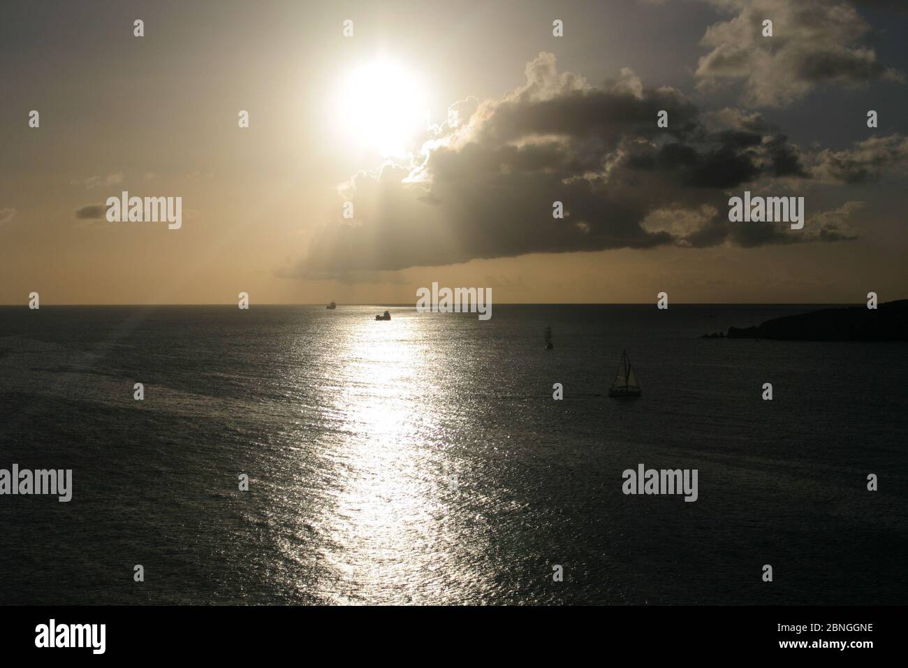 Wide shot clouds in blue hi-res stock photography and images - Alamy