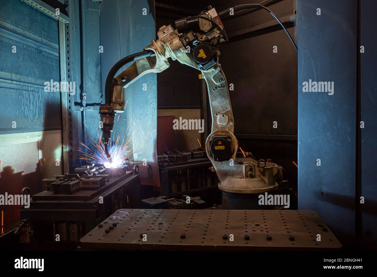 robots welding in a car Stock Photo - Alamy