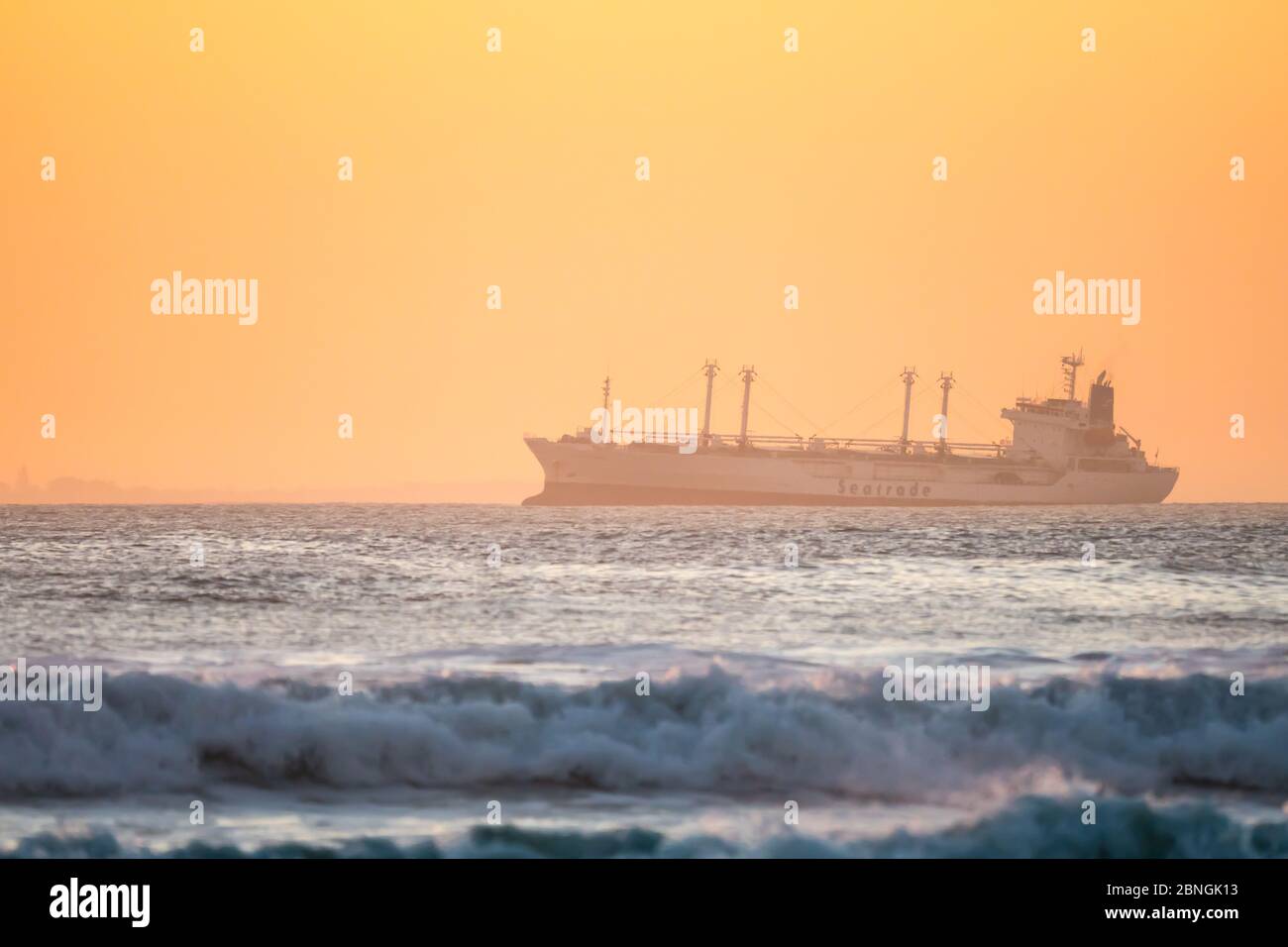 Reefer ship hi-res stock photography and images - Alamy