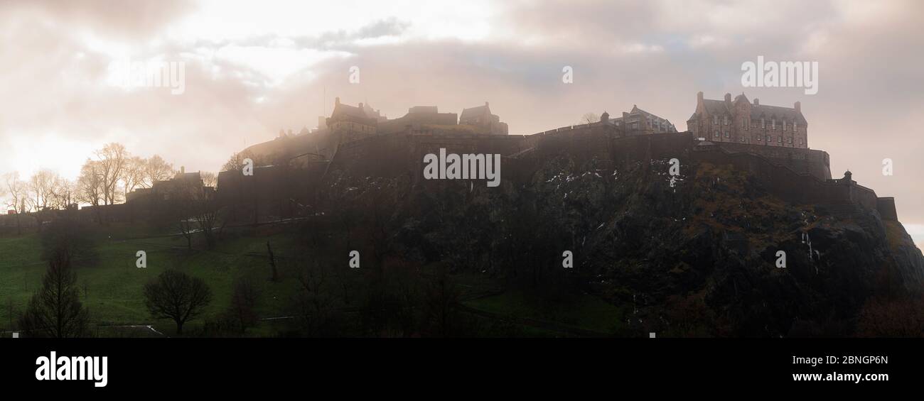 Edinburgh castle panorama seen from the graveyard in winter Stock Photo ...