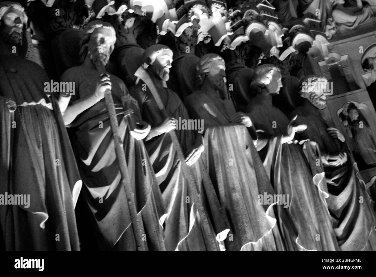 Figures on the cathedral Black and White Stock Photos & Images - Alamy