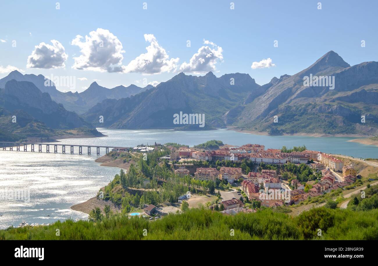 Riano Panoramic View Leon Spain, long bridge across the lake Stock ...