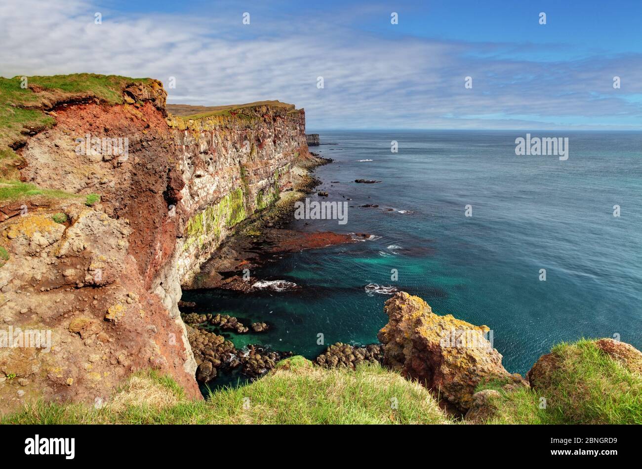 Iceland ocean landscape view huge hi-res stock photography and images ...