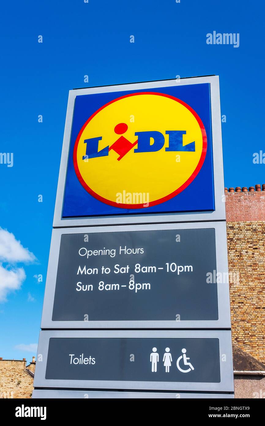 Lidl uk billboard hi-res stock photography and images - Alamy