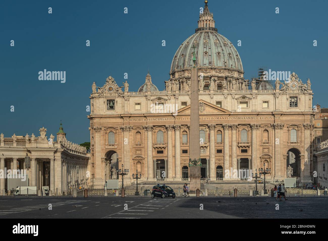 Empty piazza san pietro in the vatican hi-res stock photography and ...
