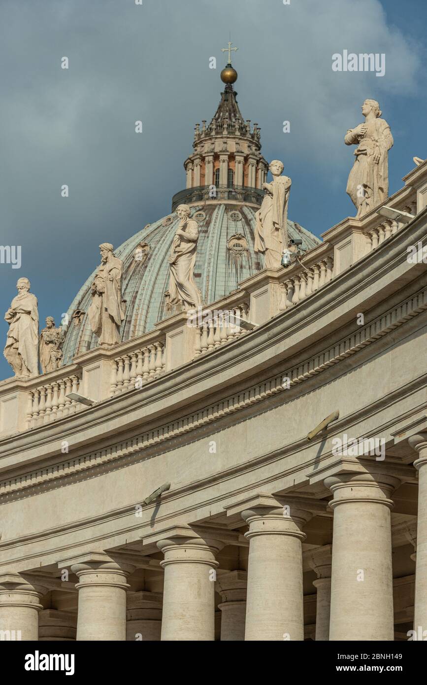 Empty st peters square hi-res stock photography and images - Alamy