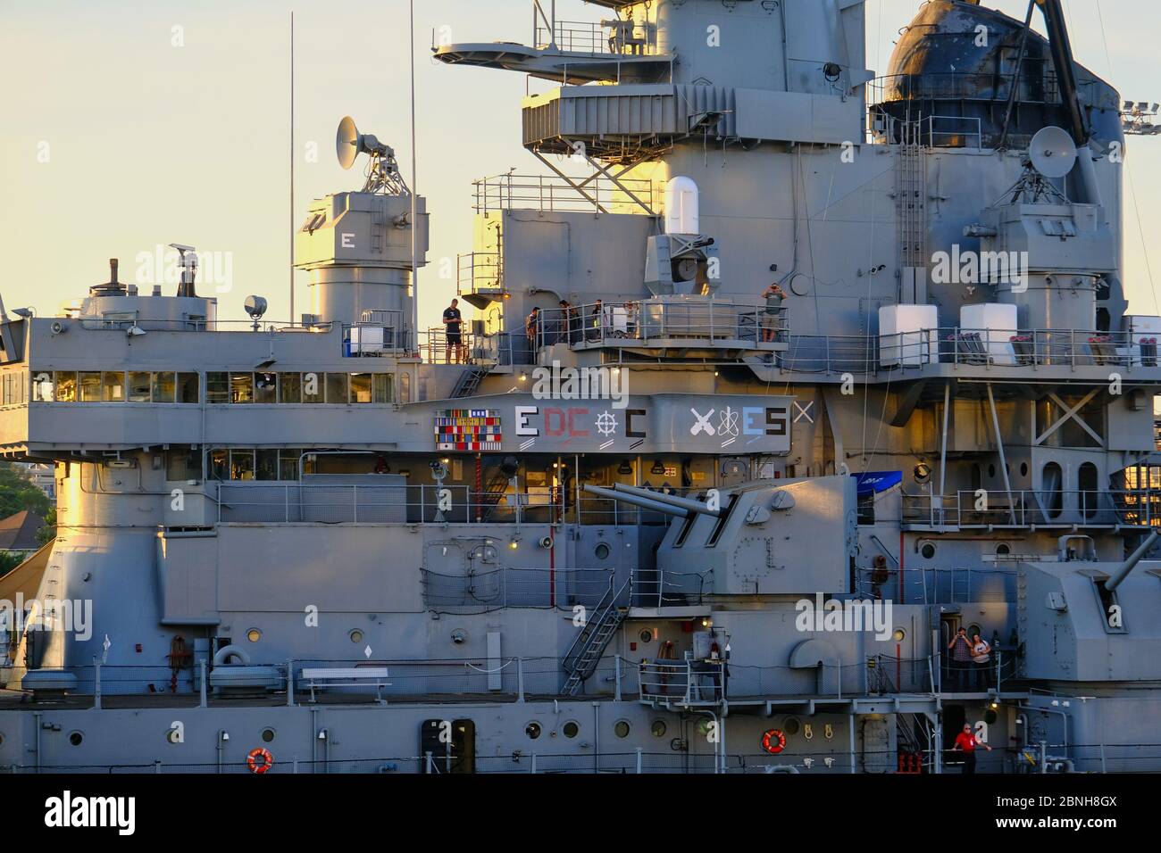 Iowa class battleship hi-res stock photography and images - Alamy