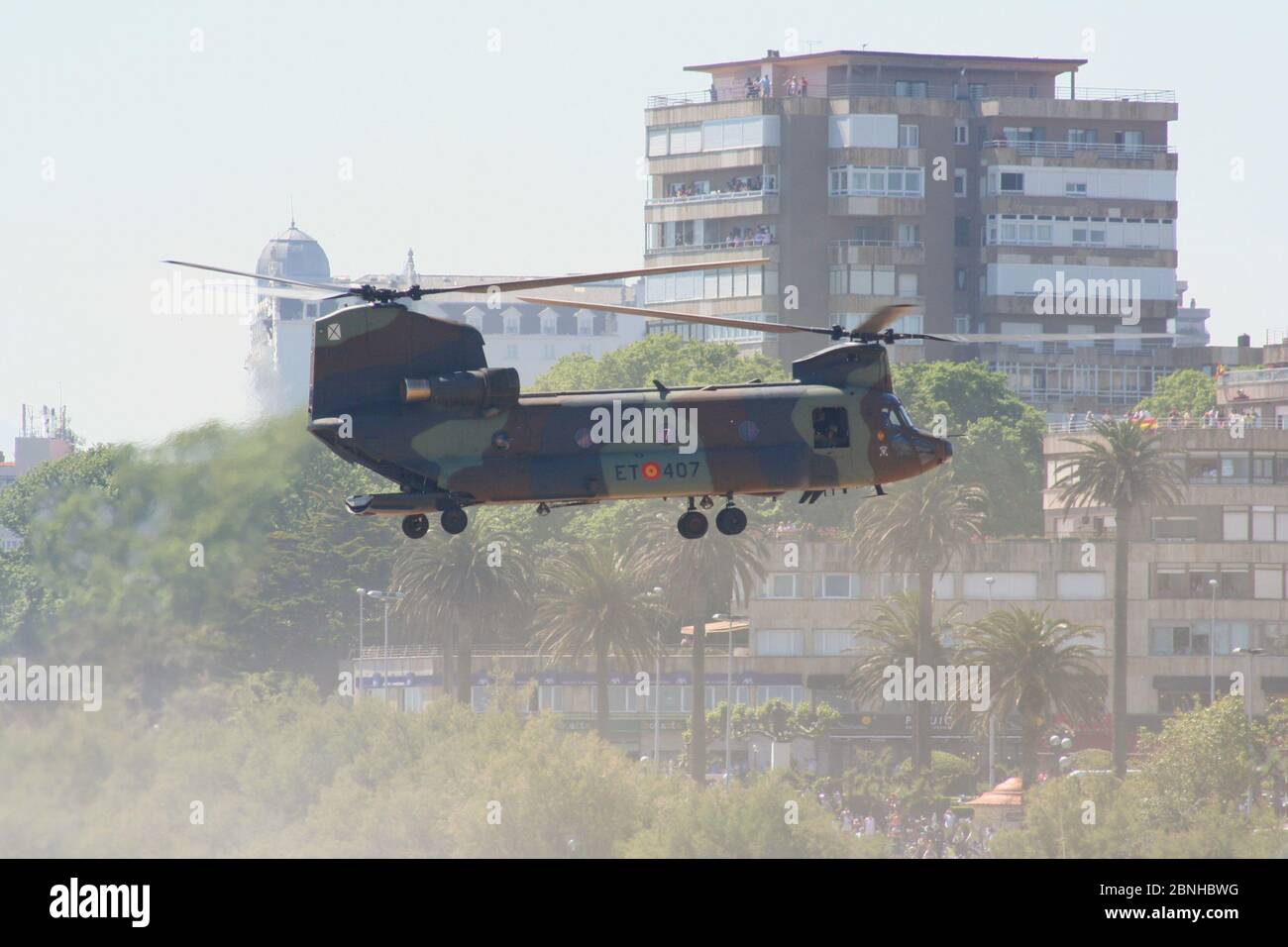 Series 55 of 165 Boeing CH47D Chinook helicopter close up in flight ...
